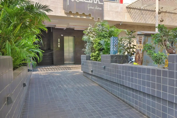 Hotel The Grand Suites - Ahmedabad