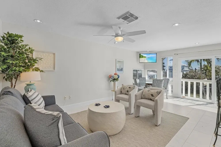 21591 Waterfront Duplex With Pool And Spa 2 Bedroom Condo - Fort Myers Beach, FL