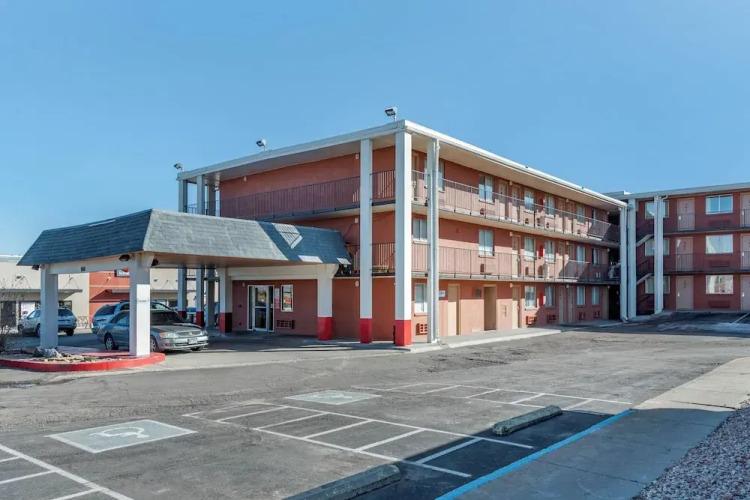 Pueblo Inn - Pueblo, CO