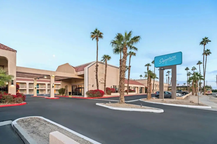 Signature Inn Indio I-10 - Joshua Tree National Park, California