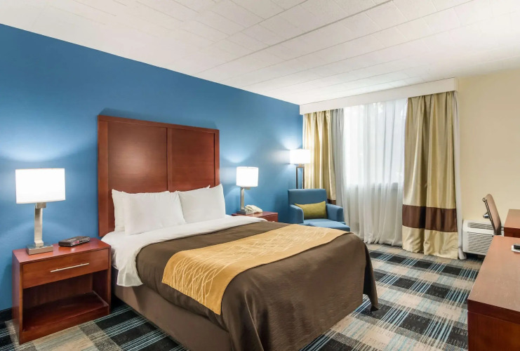 Comfort Inn & Suites Pittsburgh, Pa - Monroeville, PA