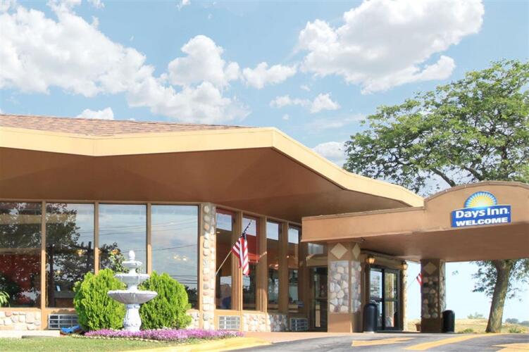 Days Inn By Wyndham Toledo - Toledo, OH