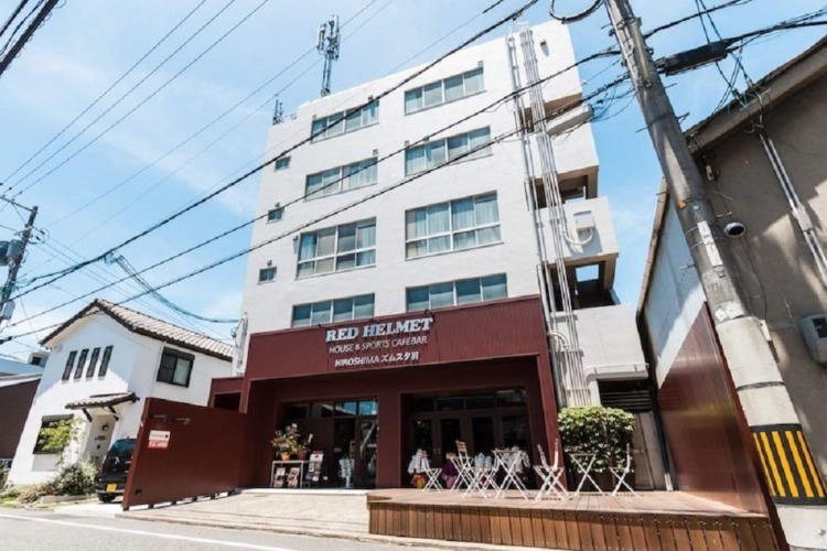 Red Helmet House&sports Bar Hiroshima - Hostel - Hiroshima, Japan