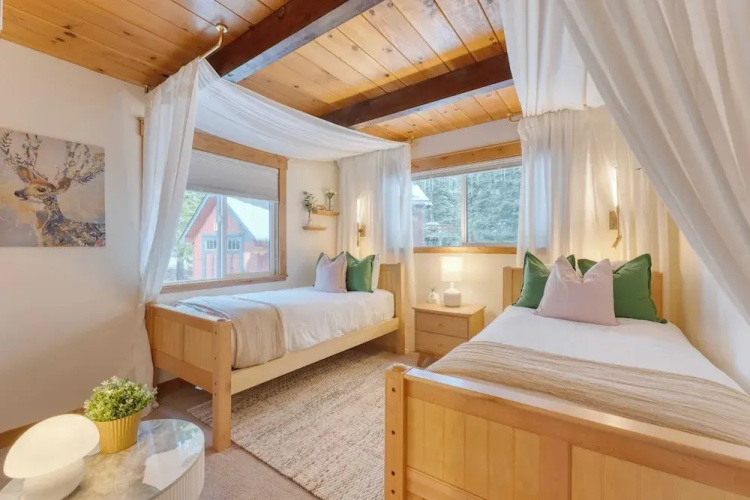 Peaceful Tahoe Retreat By Avantstay Cozy Modern Cabin Sauna, Hot Tub + Fireplace Near Lake - Lake Tahoe