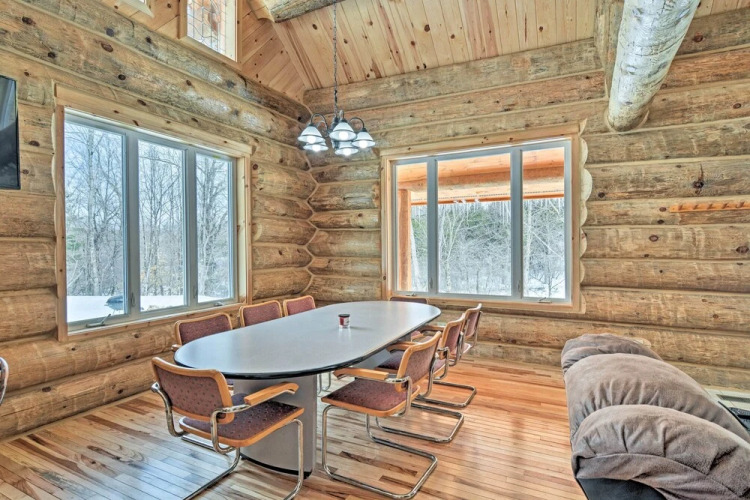 Custom Log Cabin W/ Deck & 45 Acres By Pine River! - Caberfae Peaks, MI