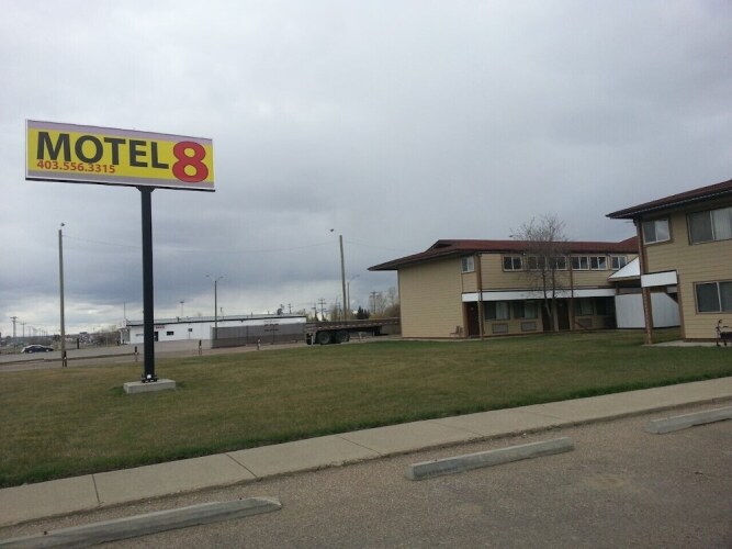 Motel 8 - Olds