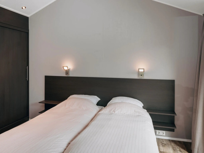 Nice Chalet With Ac And Sloop, In A Holiday Park In Beautiful Giethoorn - ギートホールン