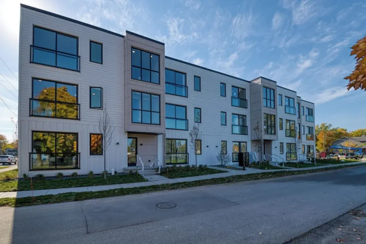 Walk To Beach: Penthouse Condo In Traverse City! - トラバーズ・シティ, MI