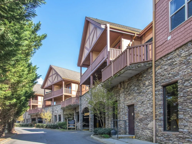 Golf View Resort - Pigeon Forge, TN