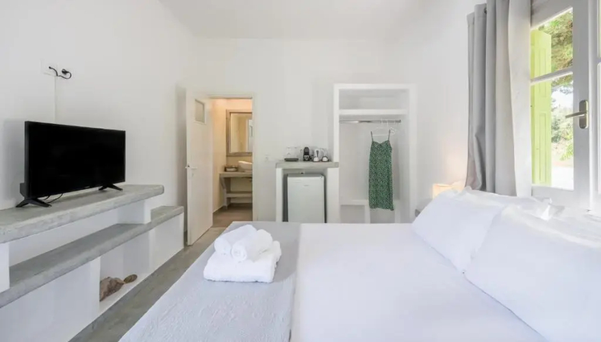 Pente Elies Milos - Milos