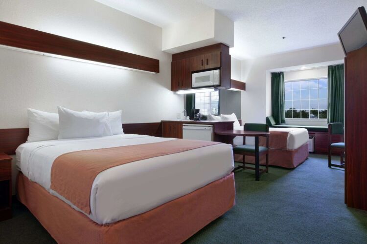 Trident Inn & Suites, Baton Rouge - Baton Rouge, LA