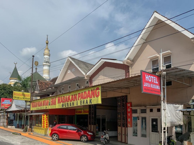 Hotel Jaya Kusuma Near Candi Prambanan - Prambanan