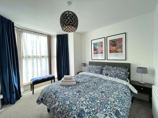 Modern 1 Bed Flat In Barnsley - Barnsley
