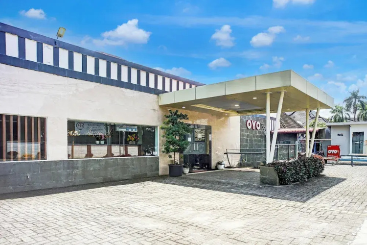 Hotel O Medan City Near Sun Plaza Formerly Residence Anugrah - Medan