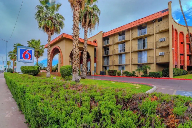 Studio 6 Phoenix, Az – Sky Harbor - Phoenix, AZ