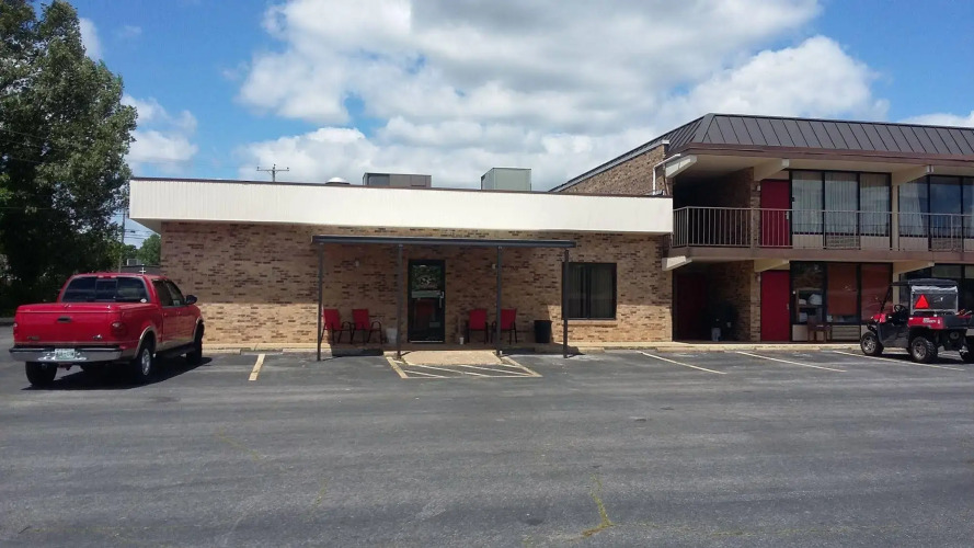 Paris Inn And Suites - Kentucky Lake