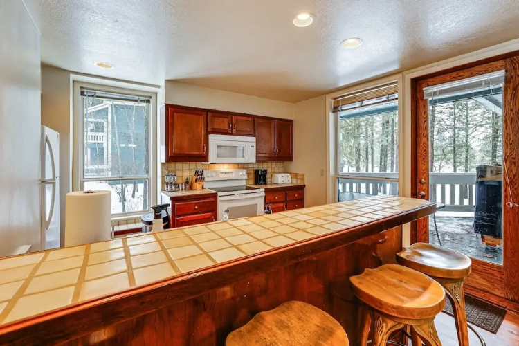 Meadow Creek Golf Resort Condo: Skiing & Lake Life - Idaho (State)