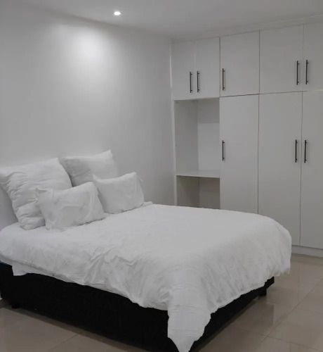 Silver Moon Guest House - 하라레