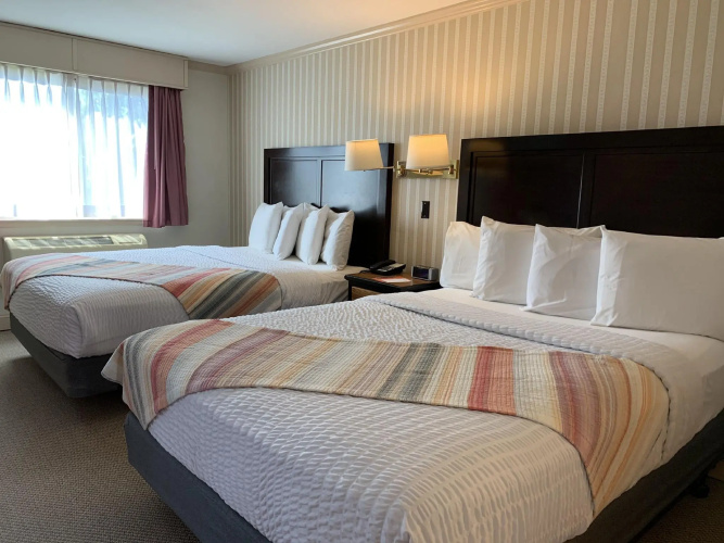 Coachman Inn & Suites - Oak Harbor, WA