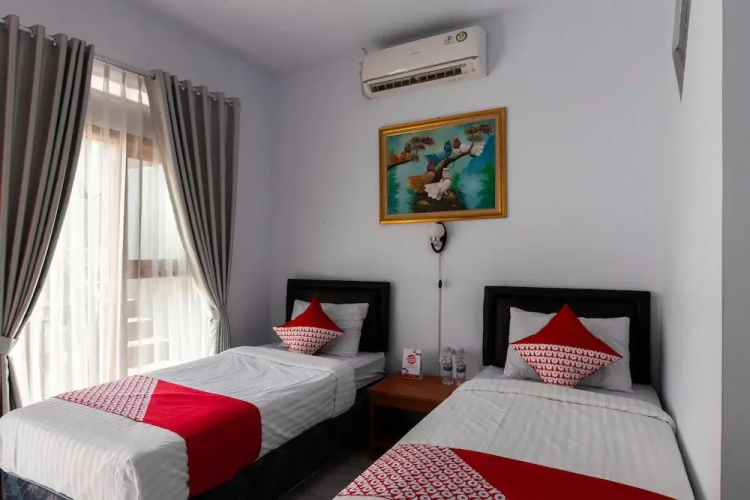 Oyo 569 Cigadung Guest House Syariah - Bandung