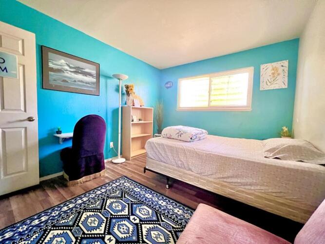 Whole Family - Rosemont - Hostel - Sacramento, CA