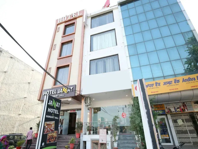 Hotel Kuber 7 - Zirakpur