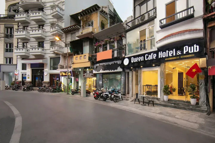 Queen Cafe Hotel & Pub - Hanoi