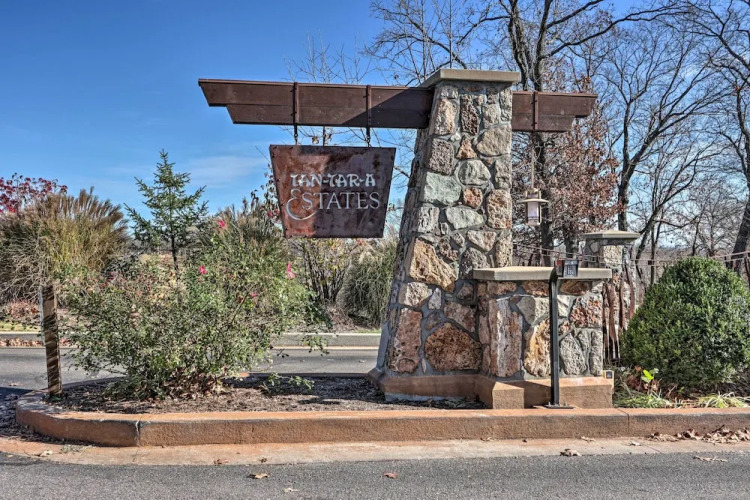 Margaritaville Resort Golf Course Oasis W/ Hot Tub - Osage Beach, MO