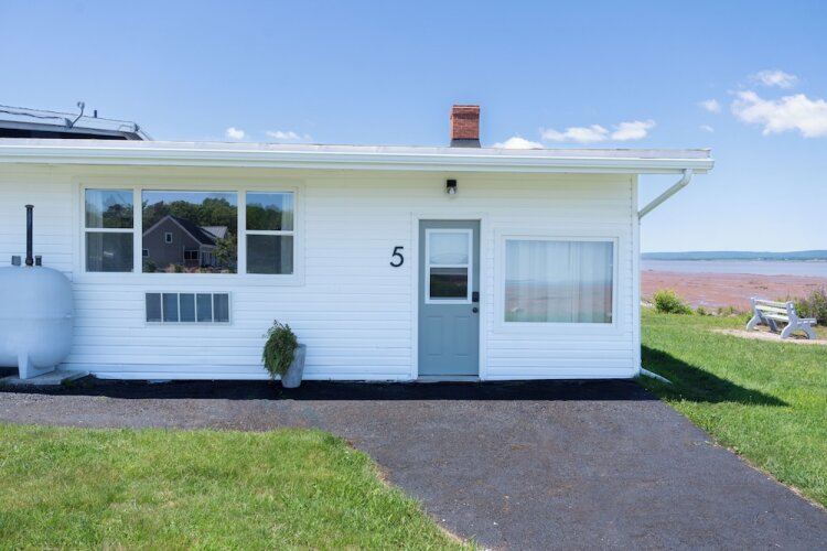 The Breeze Motel - Nova Scotia