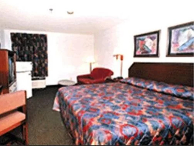 Country Host Inn - Suffolk, VA