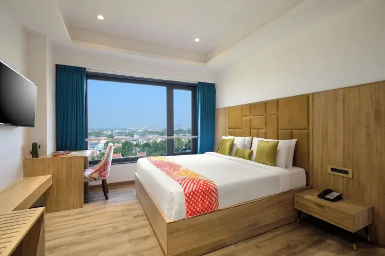 Ginger Ahmedabad Kristar - Ahmedabad