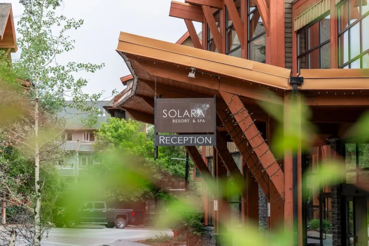 Solara Hotel Room With Pool-hot Tub-gym - Canmore