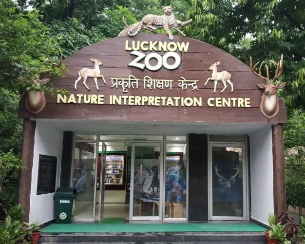 Mohan Hotel - Lucknow