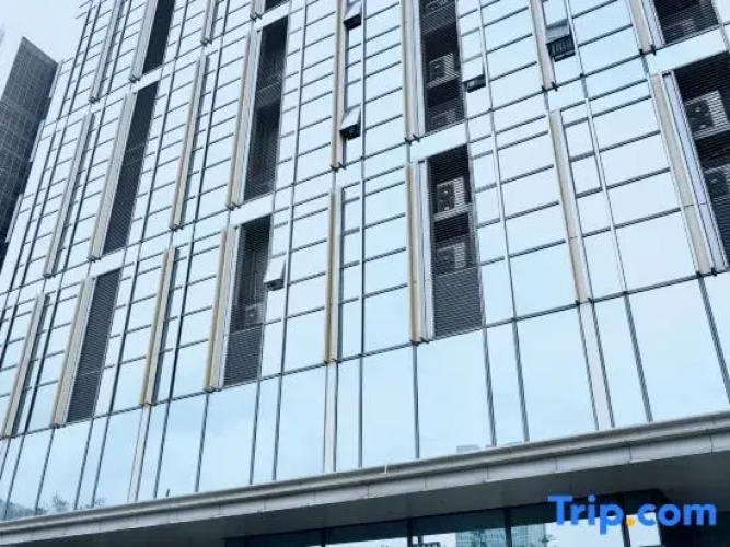 Autumn Thoughts High-rise Scenic Administrative Apartment - 