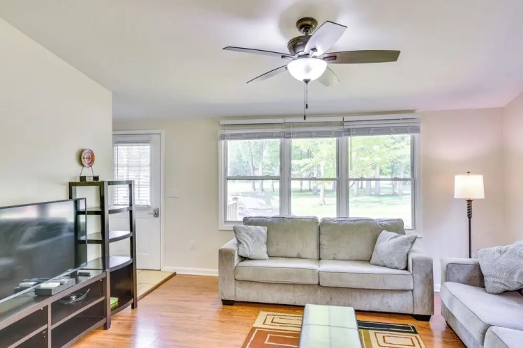 2 Mi To Warren Dunes: Sawyer Apartment W/ Deck! - Cherry Beach, Three Oaks