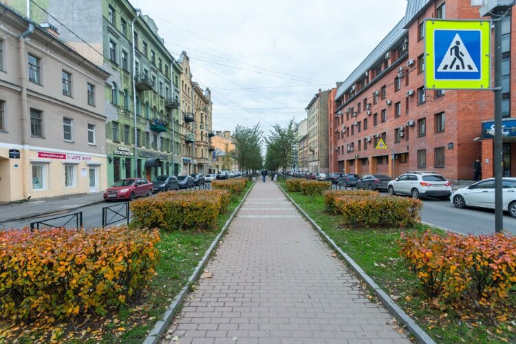 Guests Love California On Chernyakhovskogo - Sankt Petersburg