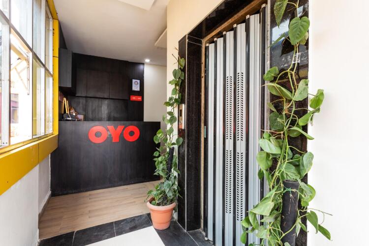 Oyo 30860 Sun Palace - Jabalpur