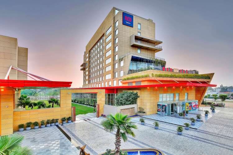 Radisson Red Chandigarh Mohali - Chandigarh