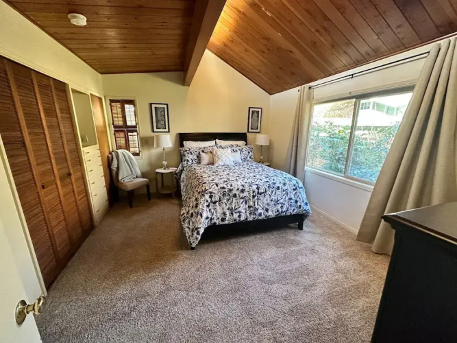 Medford Home And 2 Condos With Pool - Medford, OR