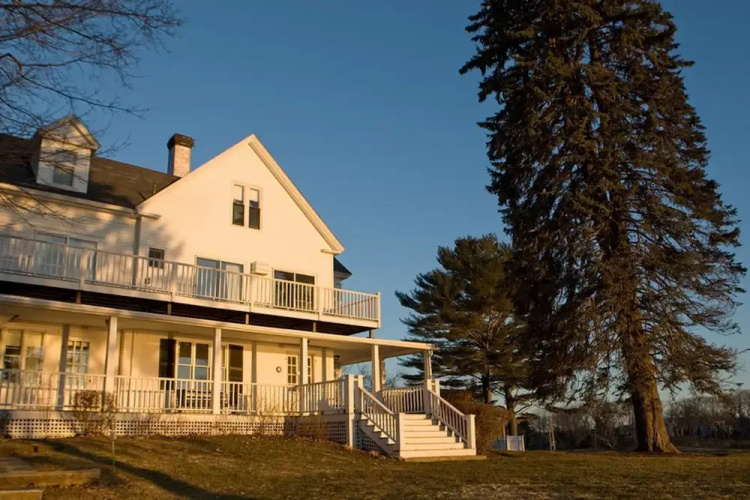 Dockside Guest Quarters & Restaurant - York