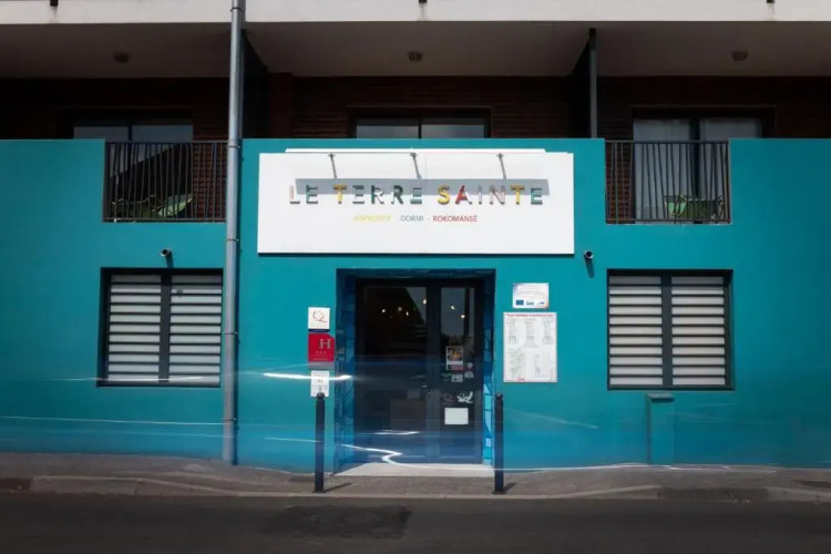 Hotel Le Terre Sainte - Saint Pierre