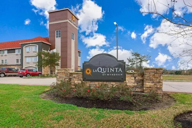 La Quinta Inn & Suites Bridge City - Port Arthur, TX