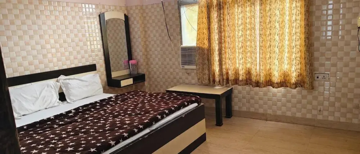 Vrinda Premium 600m From Prem Mandir - Vrindavan