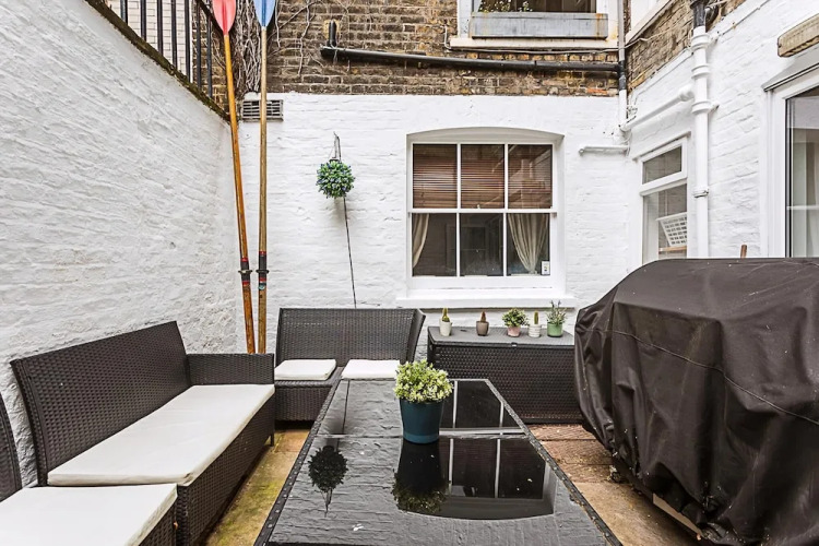 Cottage Style Three Bedroom House - London