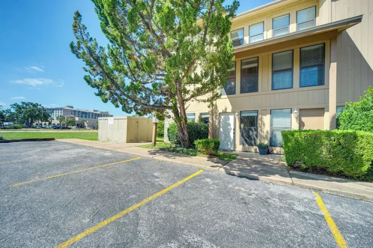 Townhome Near Lake Lbj W/ Deck & Patio! - Horseshoe Bay, TX