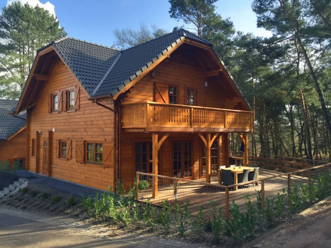 Wooden Holiday Home Near Brunssummerheide - Brunssum