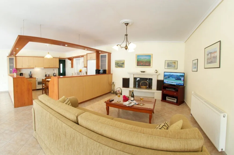 Faos Luxury Apartments 2 - Agia Effimia