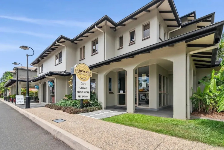 Lux Resort - 9 Pools Gym Free Parking - Cairns