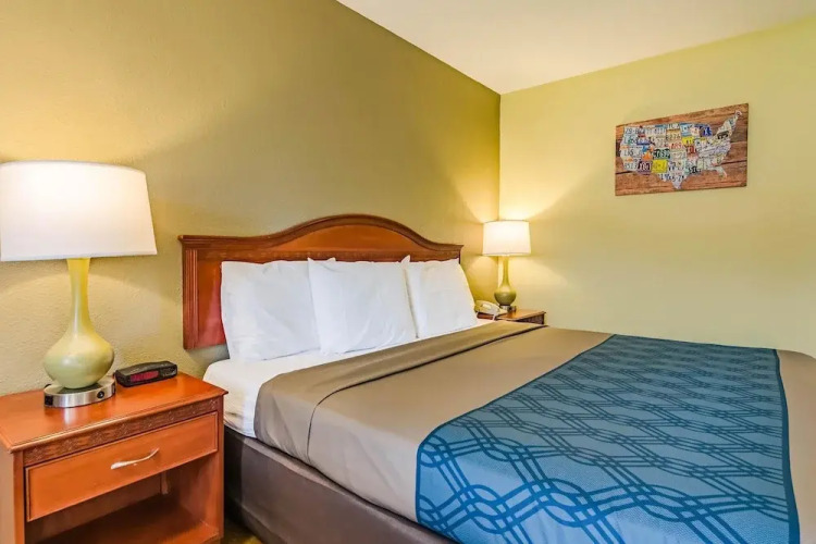Econo Lodge Lexington Downtown Near I-81 - Lexington, VA
