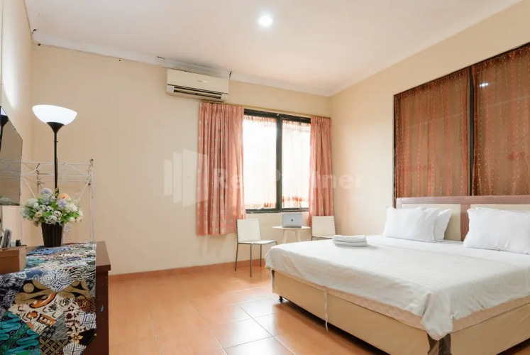 Sr Residence Near Mall Ciputra Cibubur Mitra Reddoorz - Bekasi